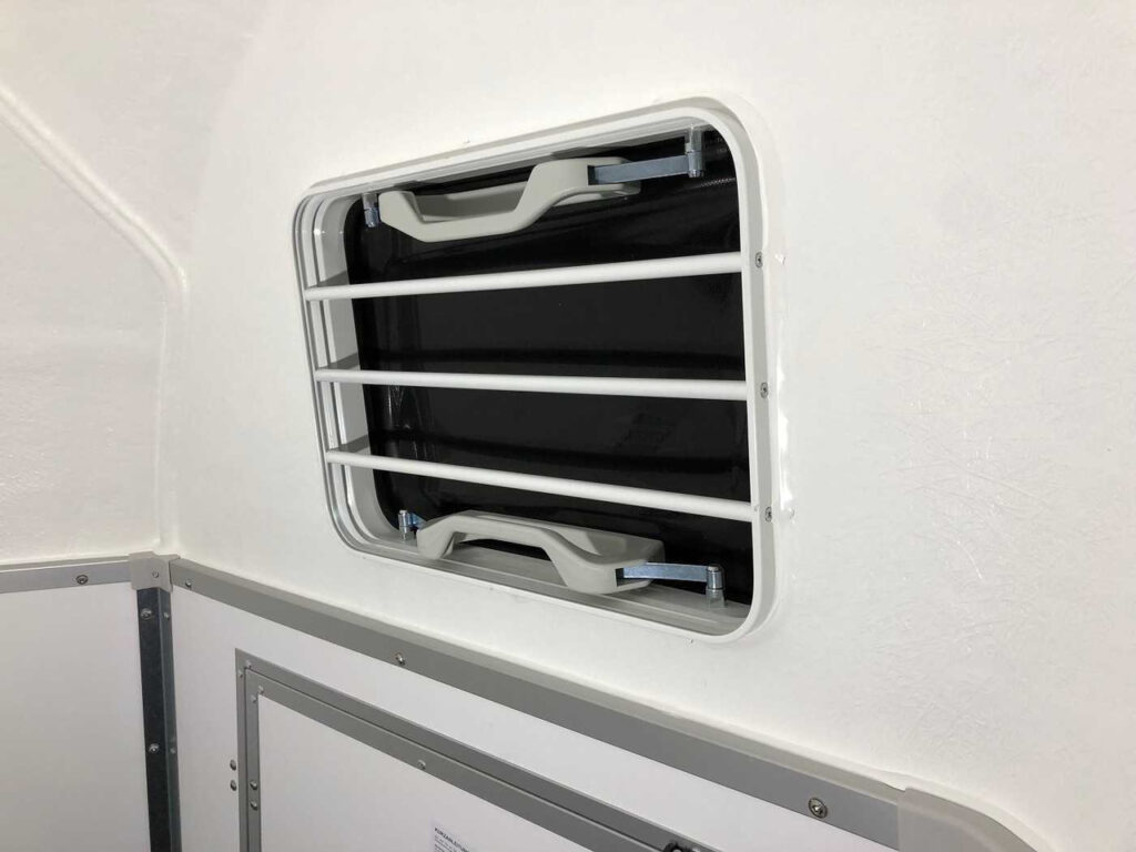 BOCKMANN DUO ESPRIT TRAILER SILVER BLACK - crossvalleyranch